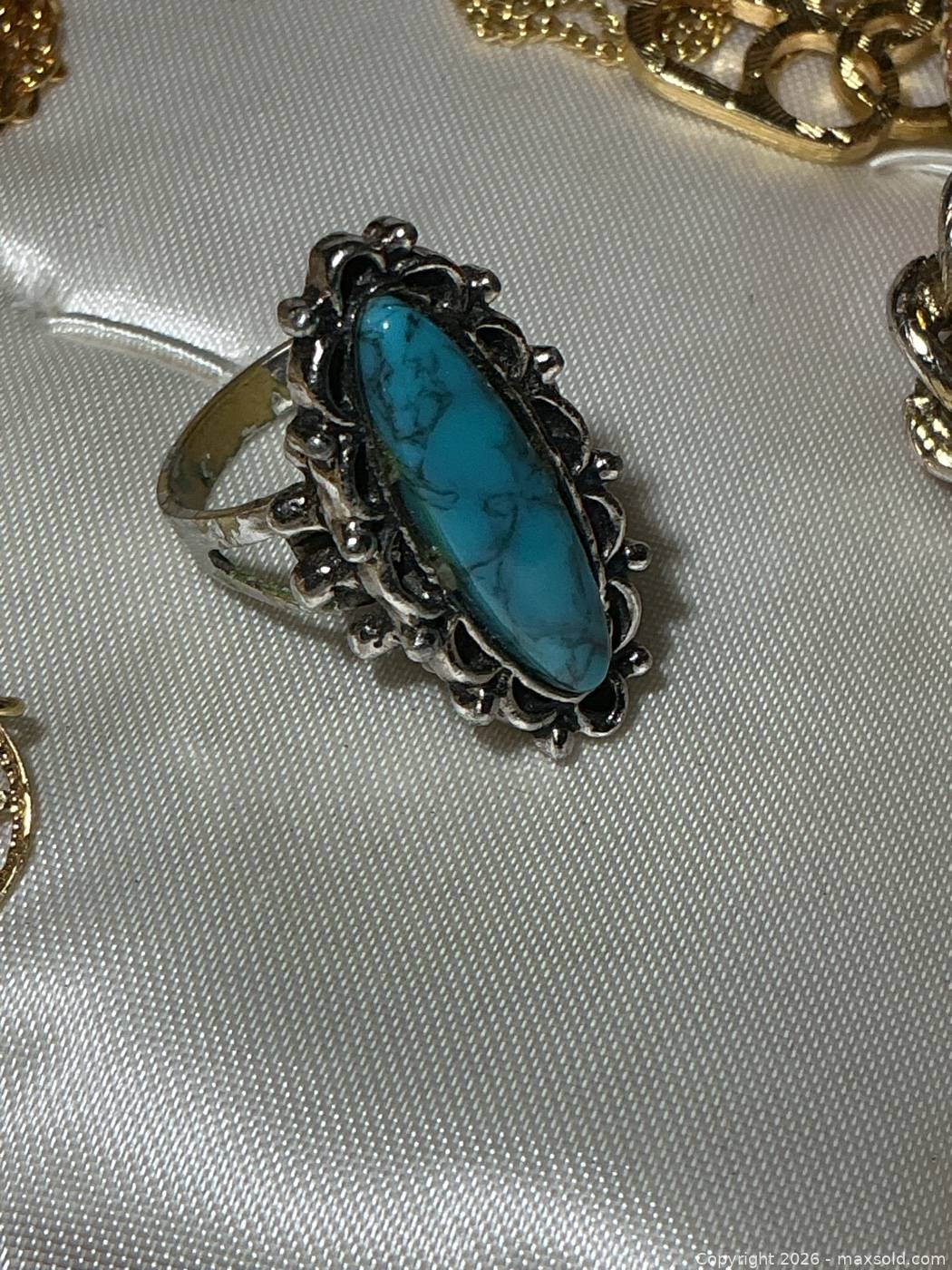 Costume Jewelry A | Maxsold