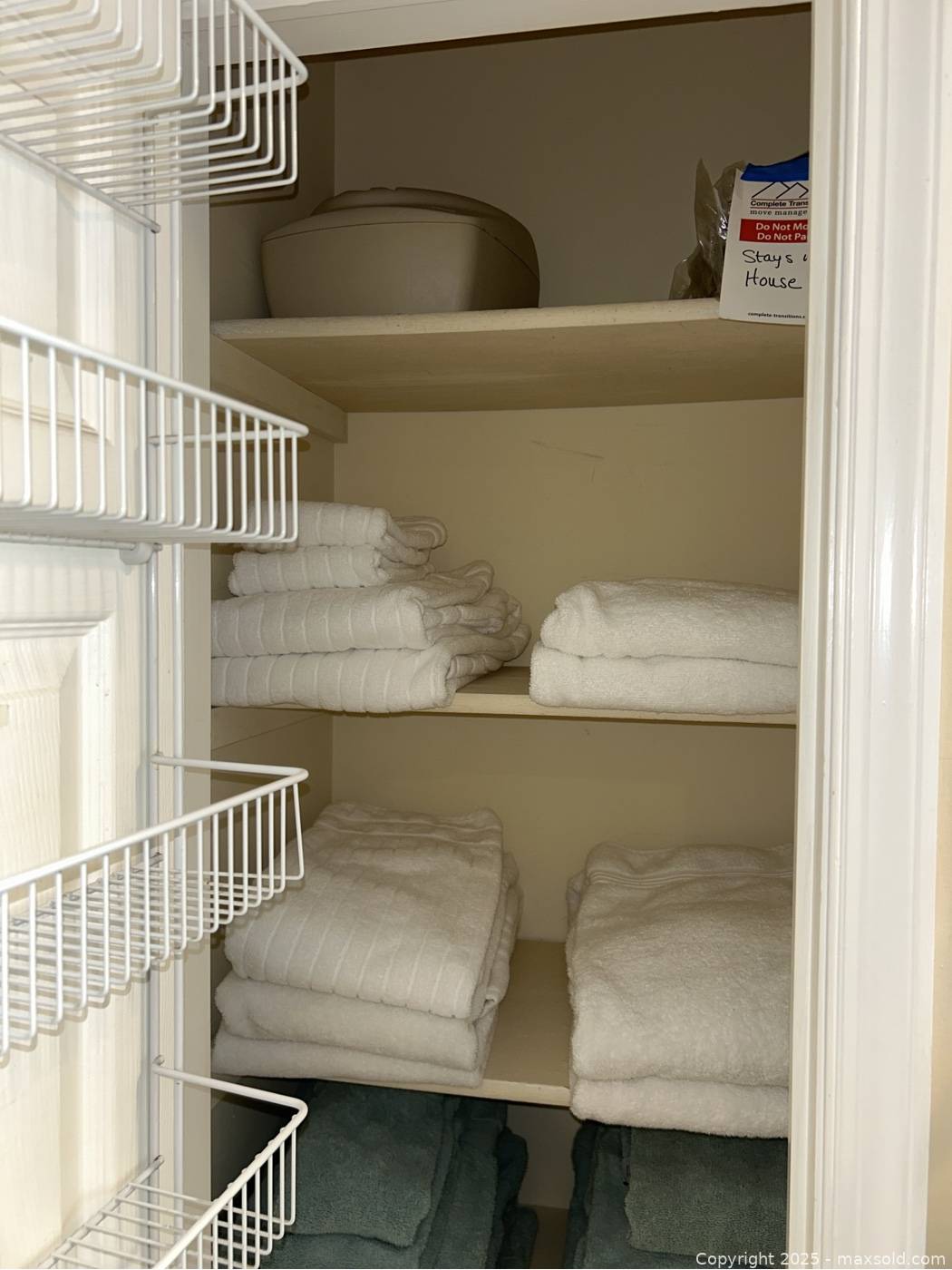 White Towels and Humidifier | West Chester (Pennsylvania, USA) PARTNER ...