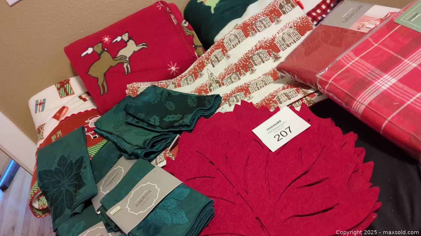 Assorted Christmas Linens | Port Orchard (Washington, USA) PARTNER ...