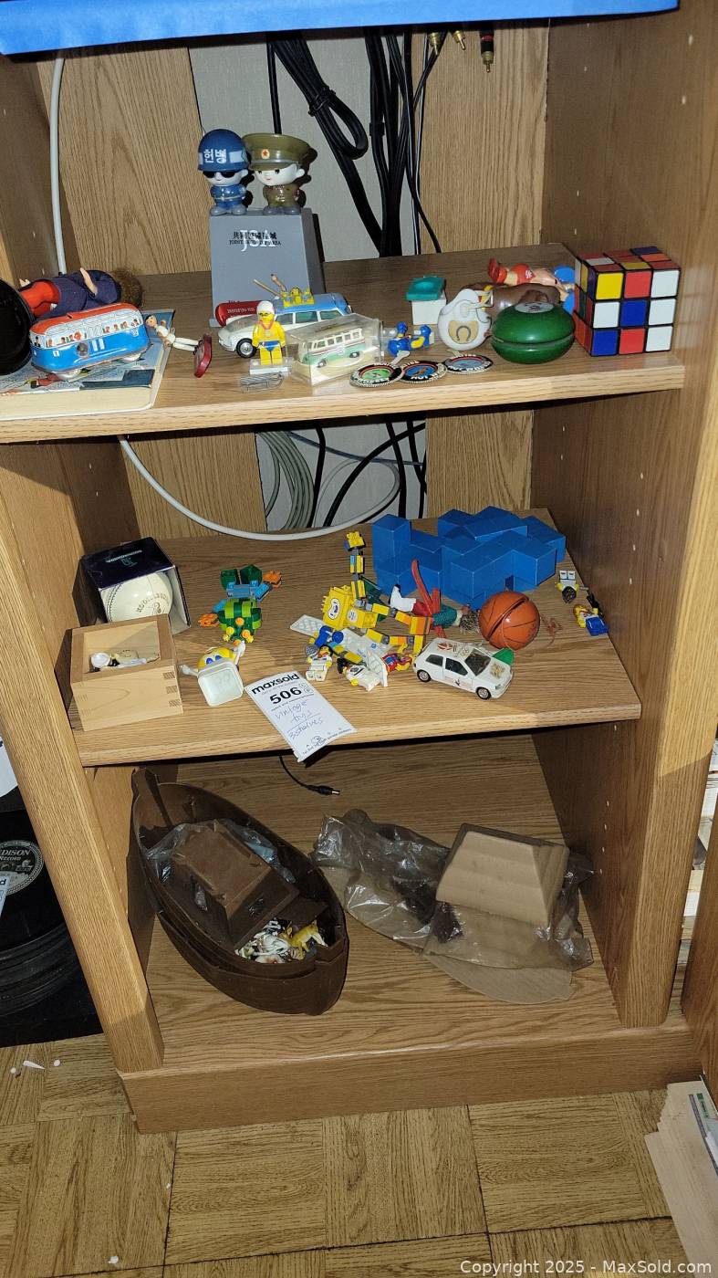 Vintage Toys, Lego Mini Figs B | Allentown (Pennsylvania, USA) Estate ...