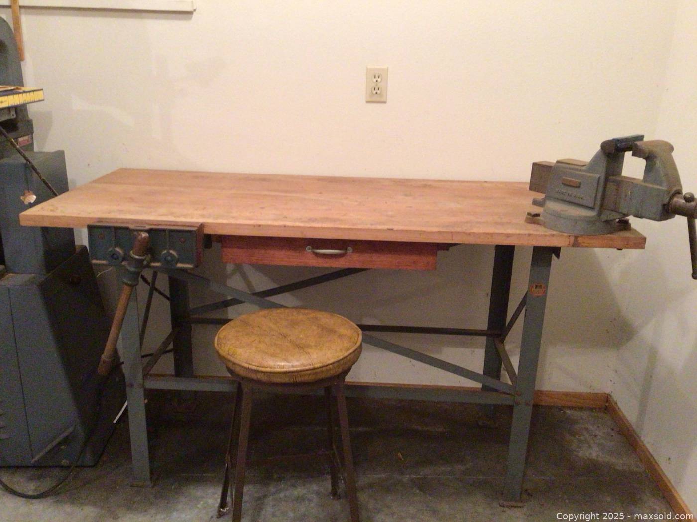 Workbench With Clamps | Port Townsend (Washington, USA) PARTNER MANAGED ...