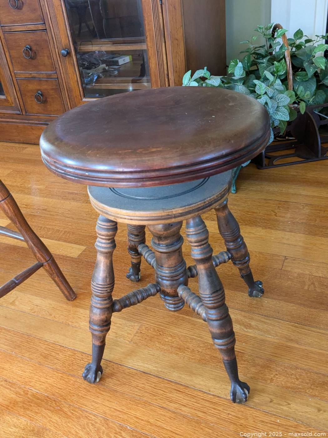 Vintage Piano Stool C | Montgomery (New Jersey, USA) PARTNER MANAGED ...