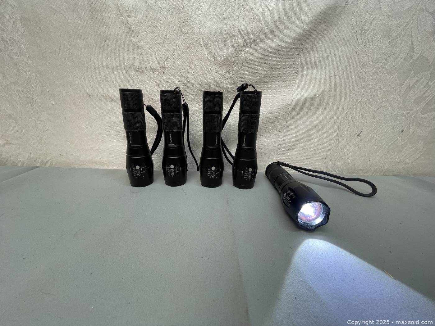 Set of 5 pocket man led bright flashlights | Toronto (Ontario, Canada ...