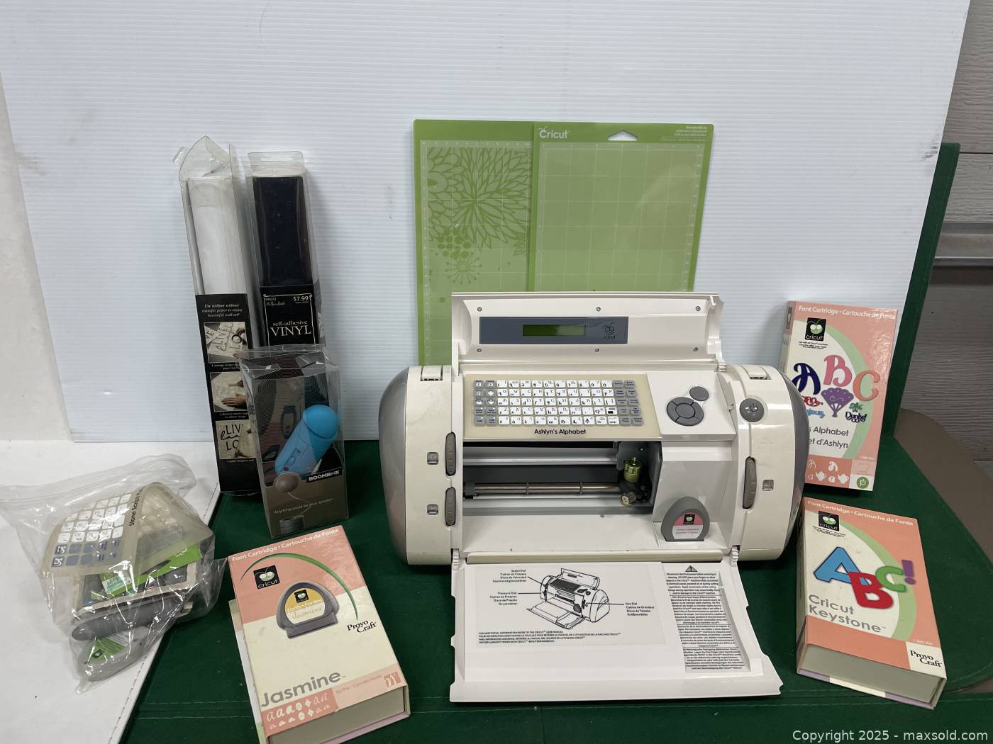 Cricut cutter | Littleton (Colorado, USA) SELLER MANAGED Downsizing ...