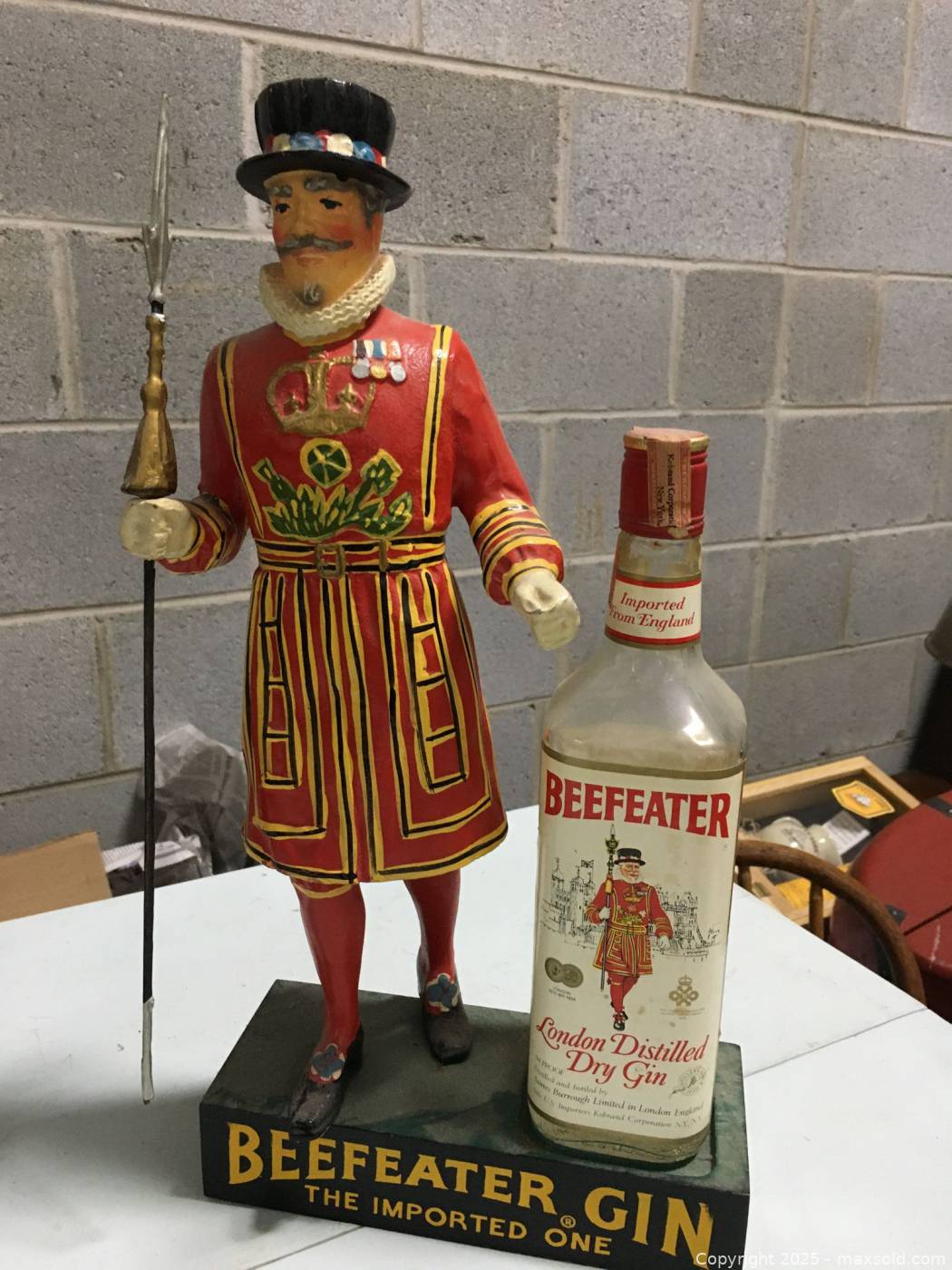 Vintage Beefeater Gin Display with empty Bottle - 17 inches. Loosely ...