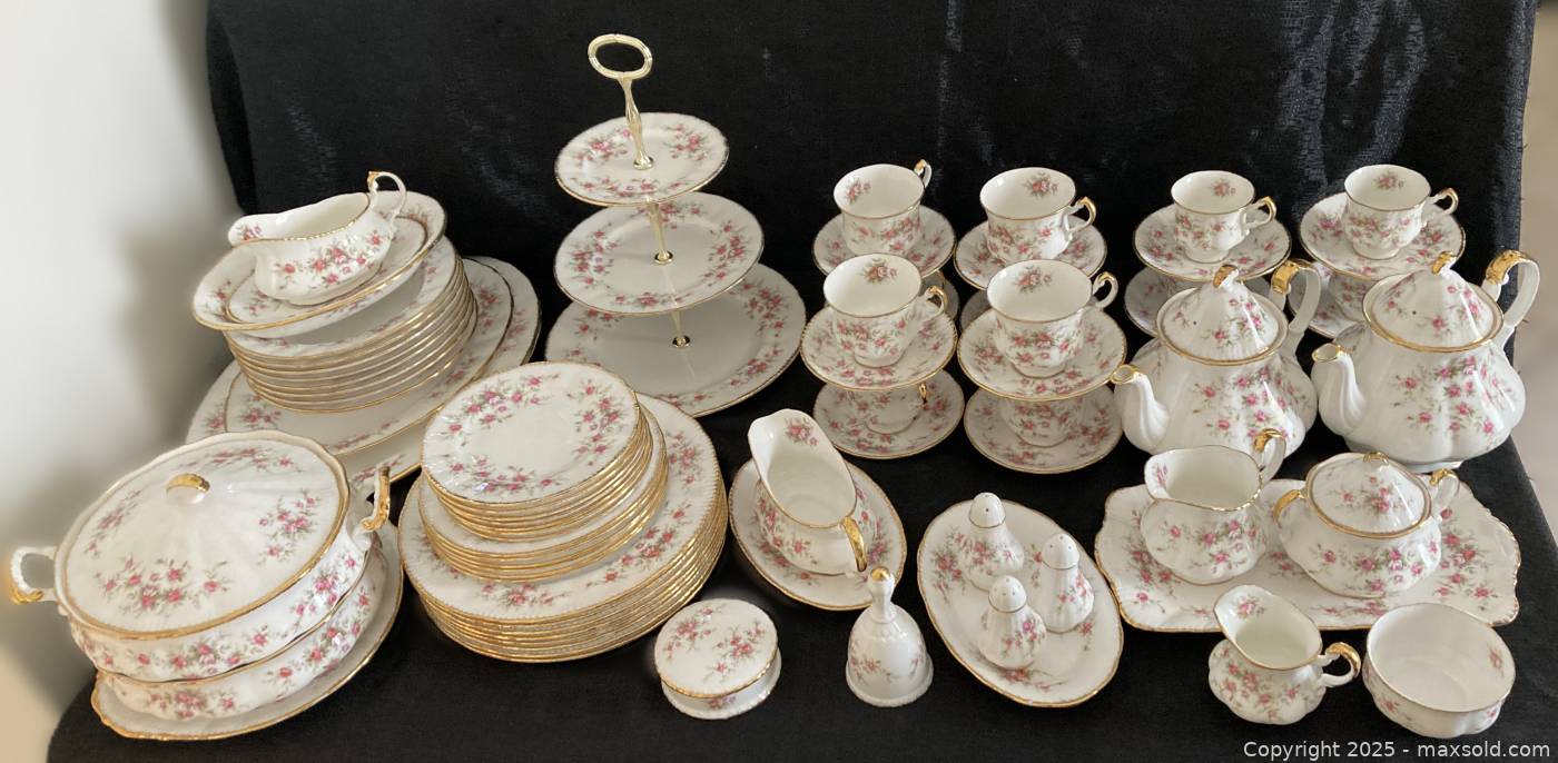 Very Large Paragon Set: "Victorian Rose" | Oakville (Ontario, Canada ...