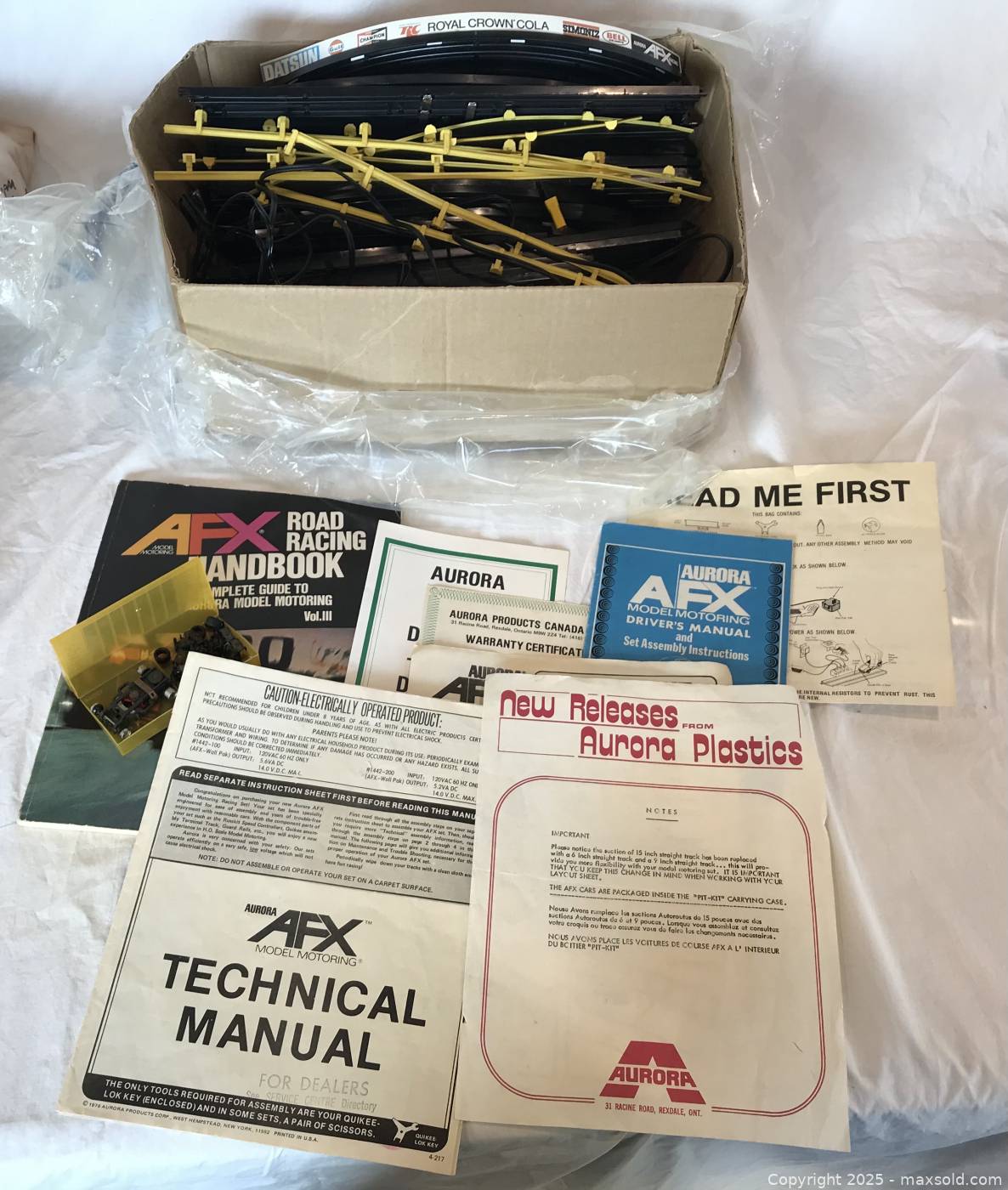 AFX AURORA Slot Car Track Controllers & Books ++ | Victoria (British ...