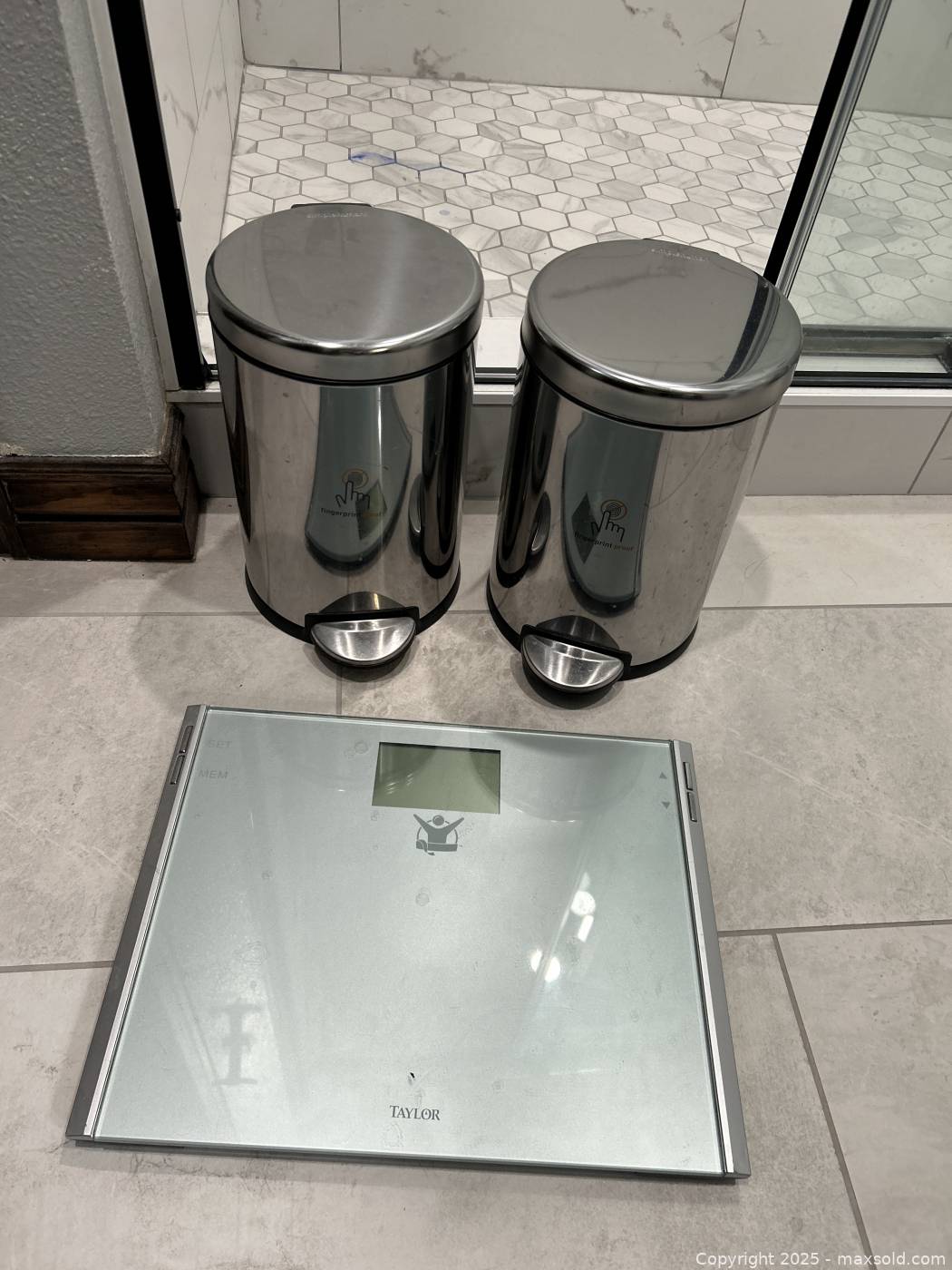 Bathroom scale and set of trash cans | Highlands Ranch (Colorado, USA ...