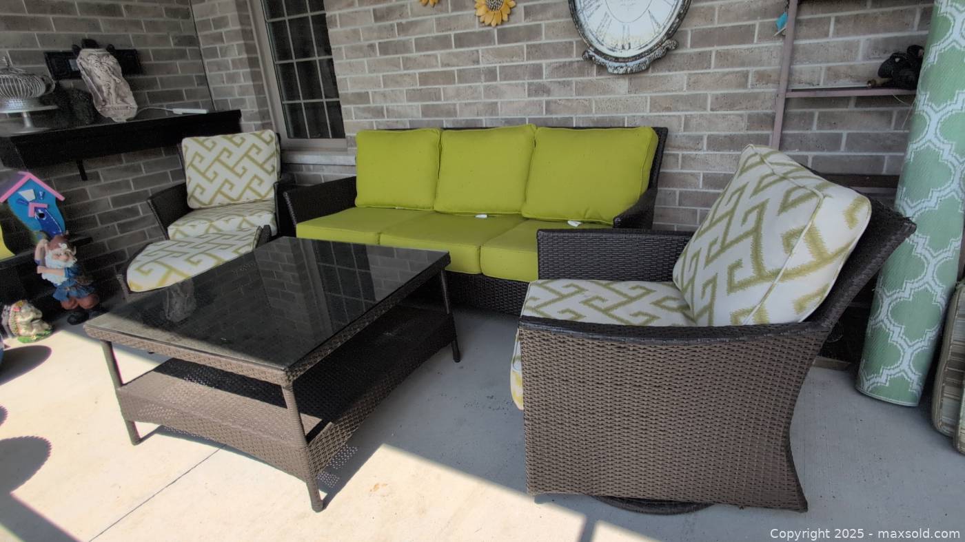 Patio Set C | London (Ontario, Canada) PARTNER MANAGED Moving Online ...