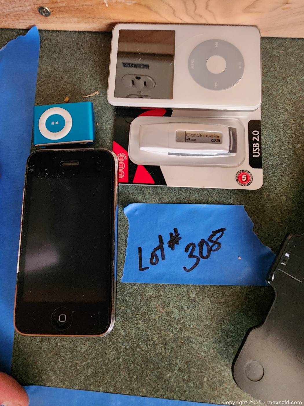 Apple iPhone, iPod Classic and Nano, USB Stick storage | Greenwood ...