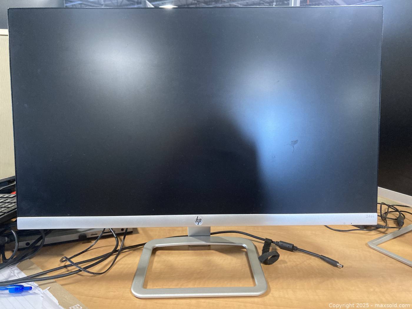HP 24” Monitor | Barrie (Ontario, Canada) SELLER MANAGED Downsizing ...