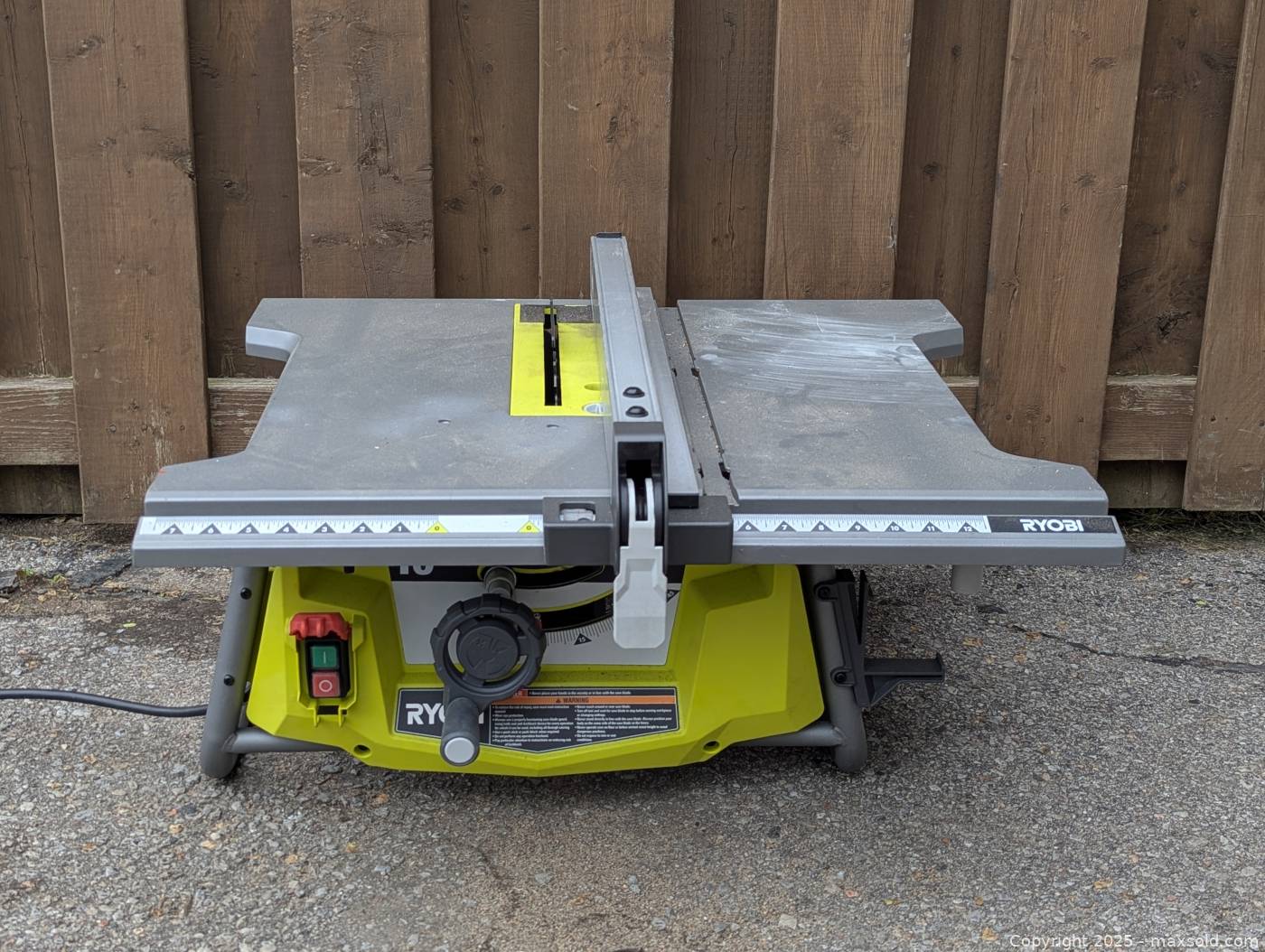 Professional construction Ryobi 10" Table Saw | Cobourg (Ontario, Canada) SELLER MANAGED ...
