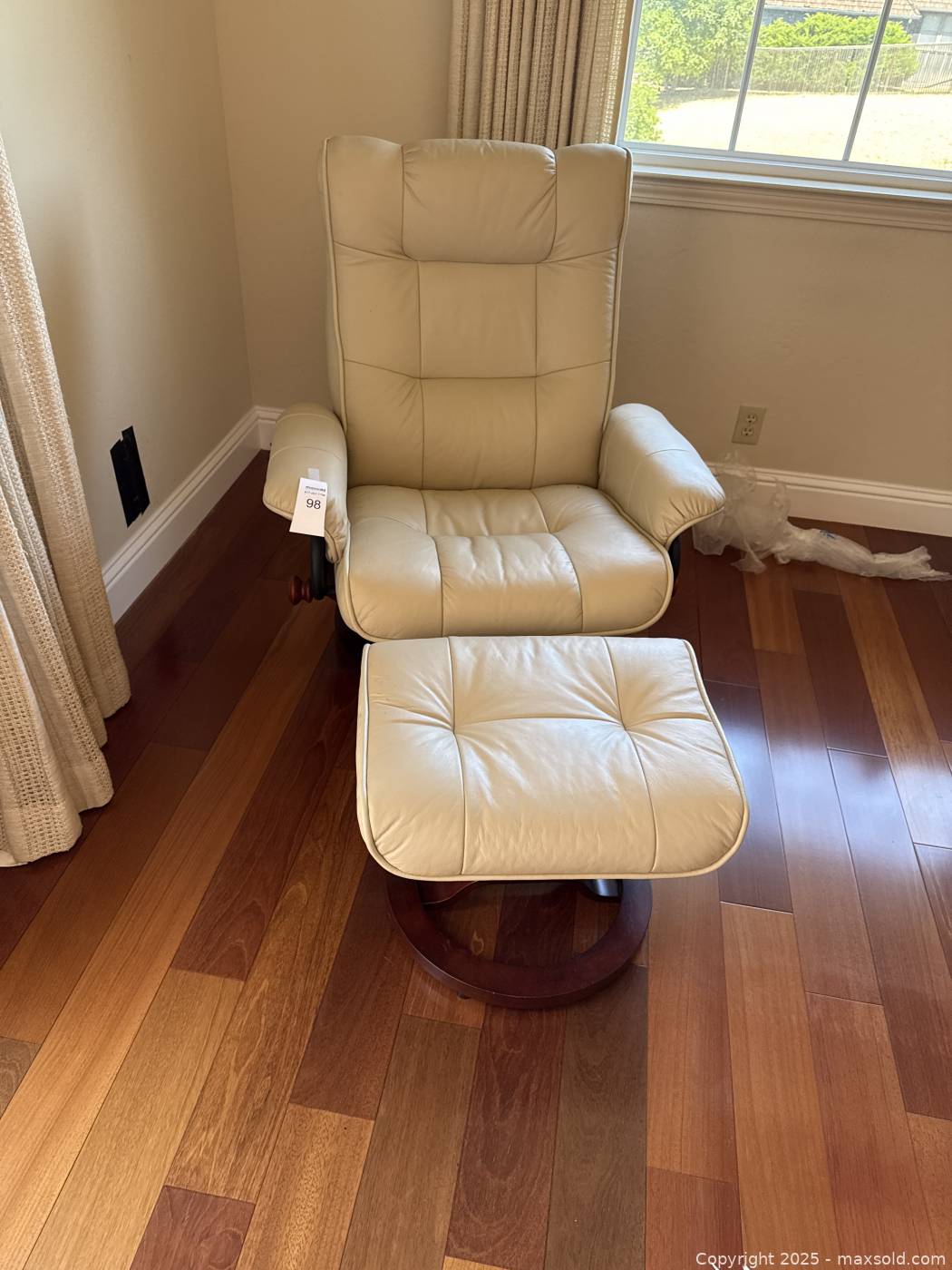 Elegant Cream & Wood Leather Swivel Chair | Los Altos (California, USA ...