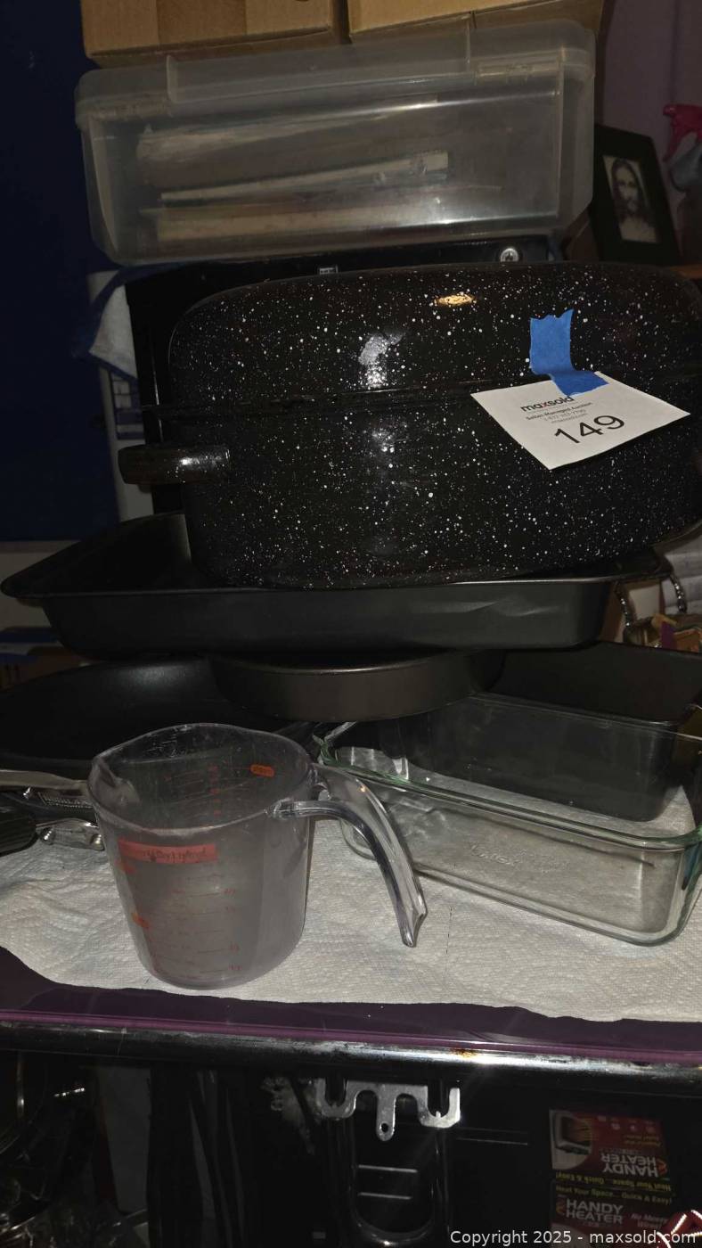 Pots & pans, Pyrex bowl, and more | Sylmar (California, USA) SELLER ...