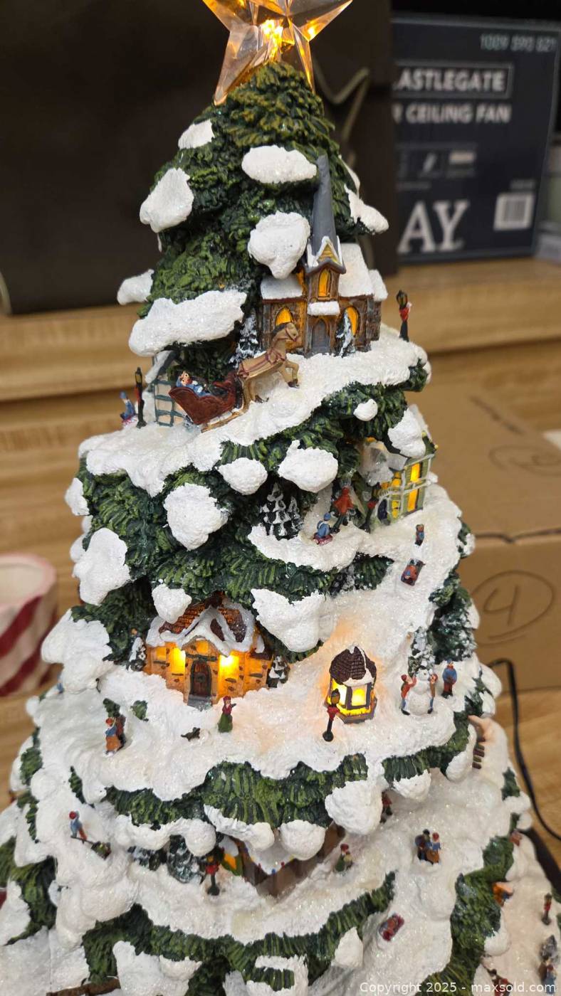 Village Christmas Tree and S&P shakers | Sylmar (California, USA ...