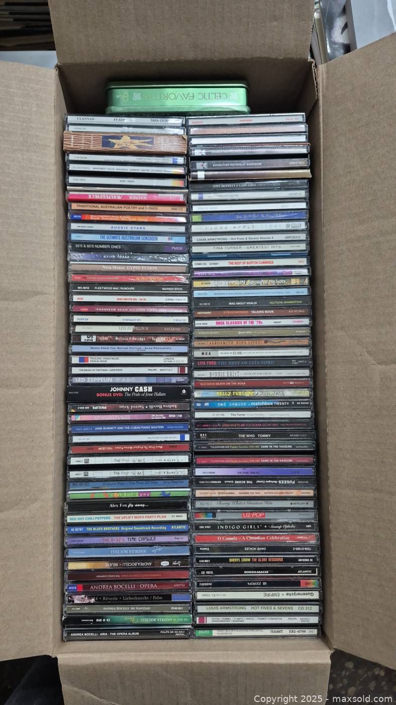 CD music lot including Led Zeppelin, Iron maiden, Pink Floyd, The Who ...