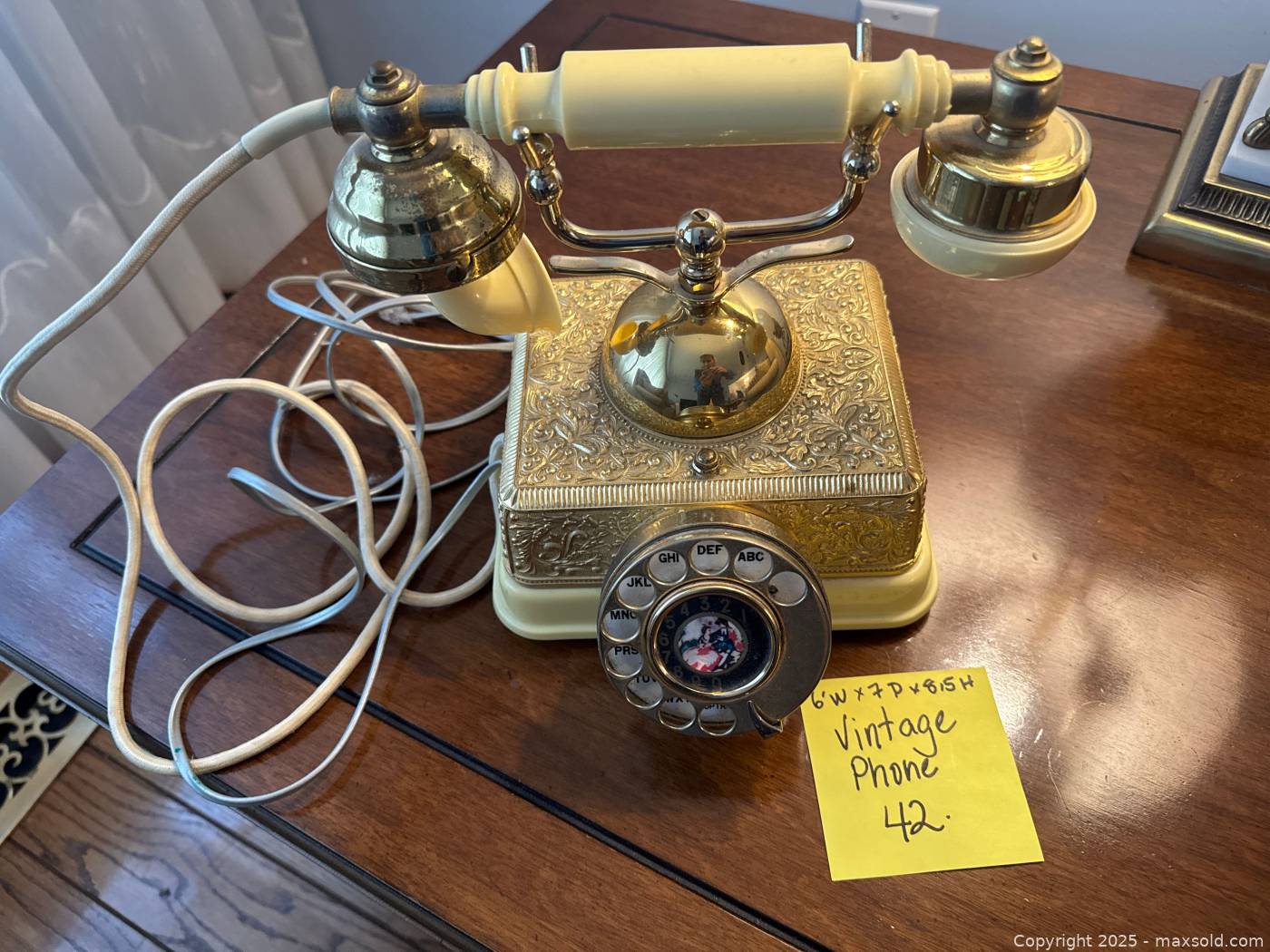 Vintage Rotary Phone with Decorative Accents | Toronto (Ontario, Canada ...