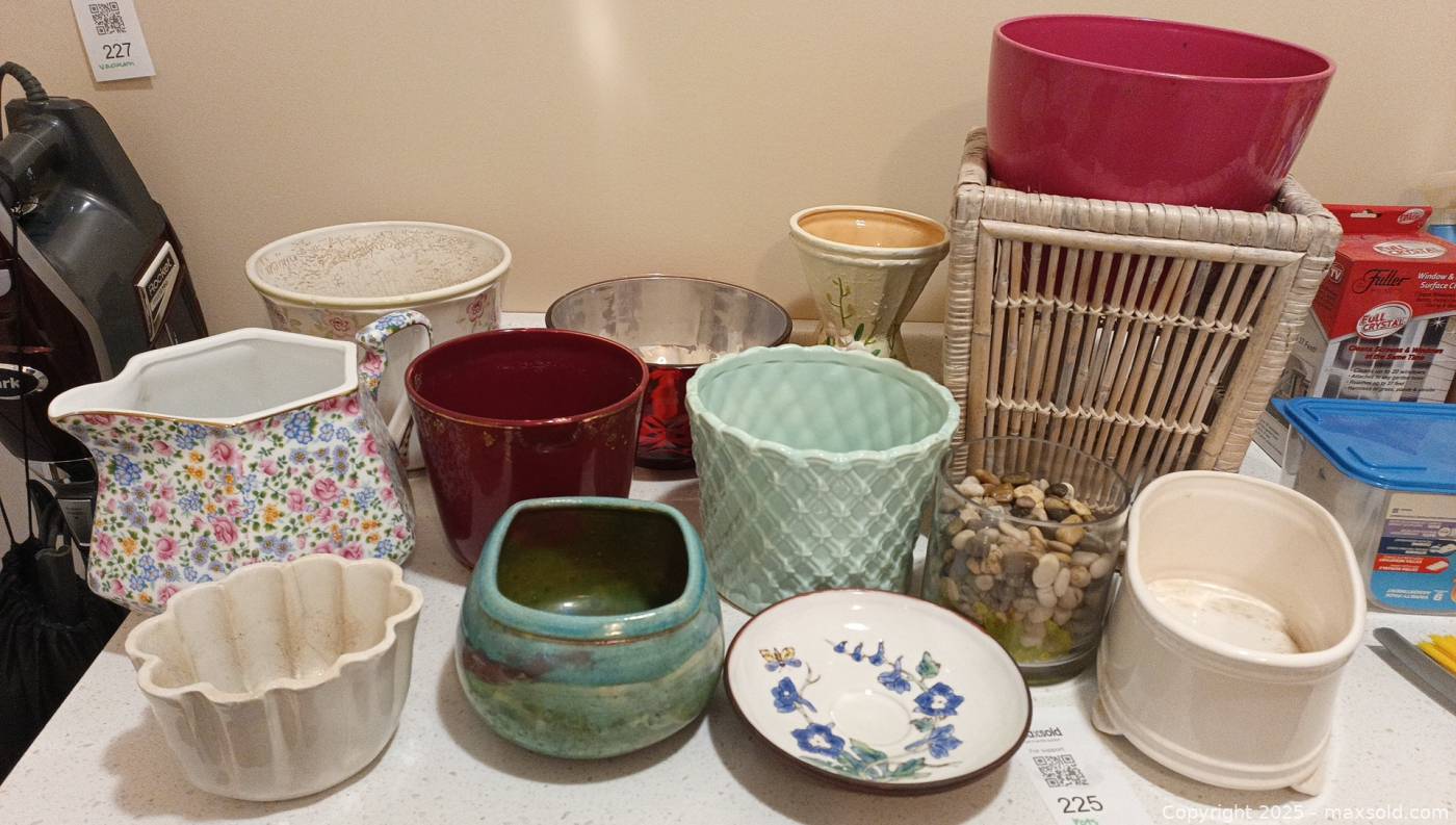 Flower Pots | London (Ontario, Canada) PARTNER MANAGED Estate Sale ...