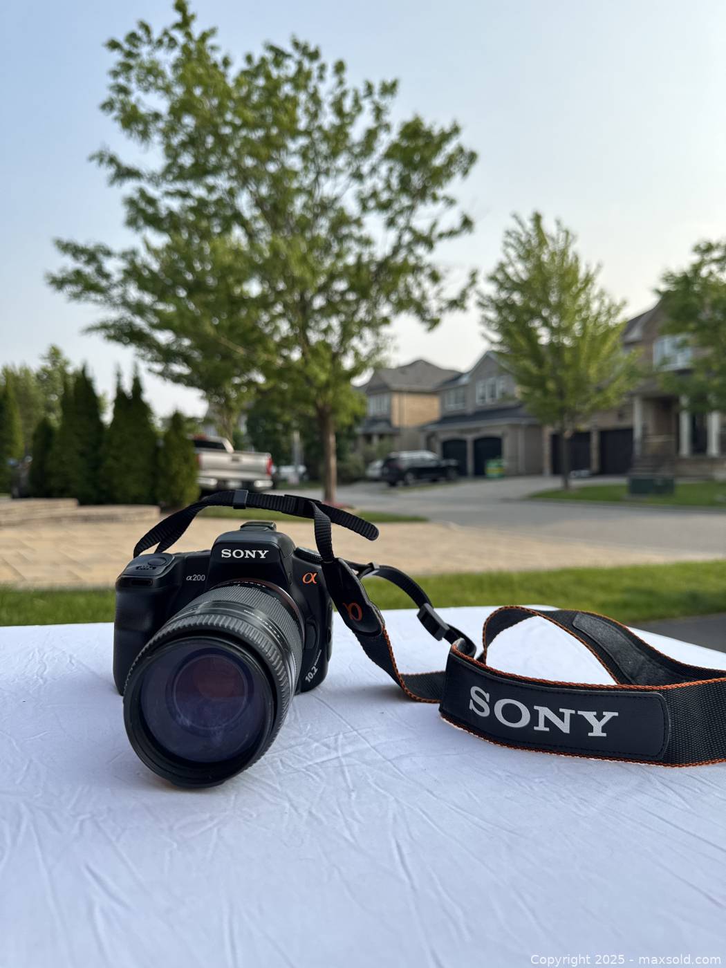 Sony Alpha 200 DSLR with 75-300mm Lens, Minor Wear | Vaughan (Ontario, Canada) SELLER MANAGED ...