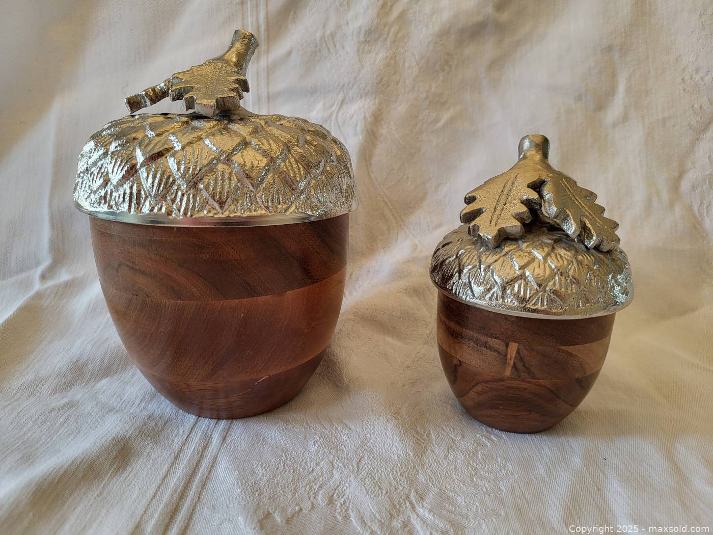 2 Sculpted Acorn jars with lid | Toronto (Ontario, Canada) SELLER ...
