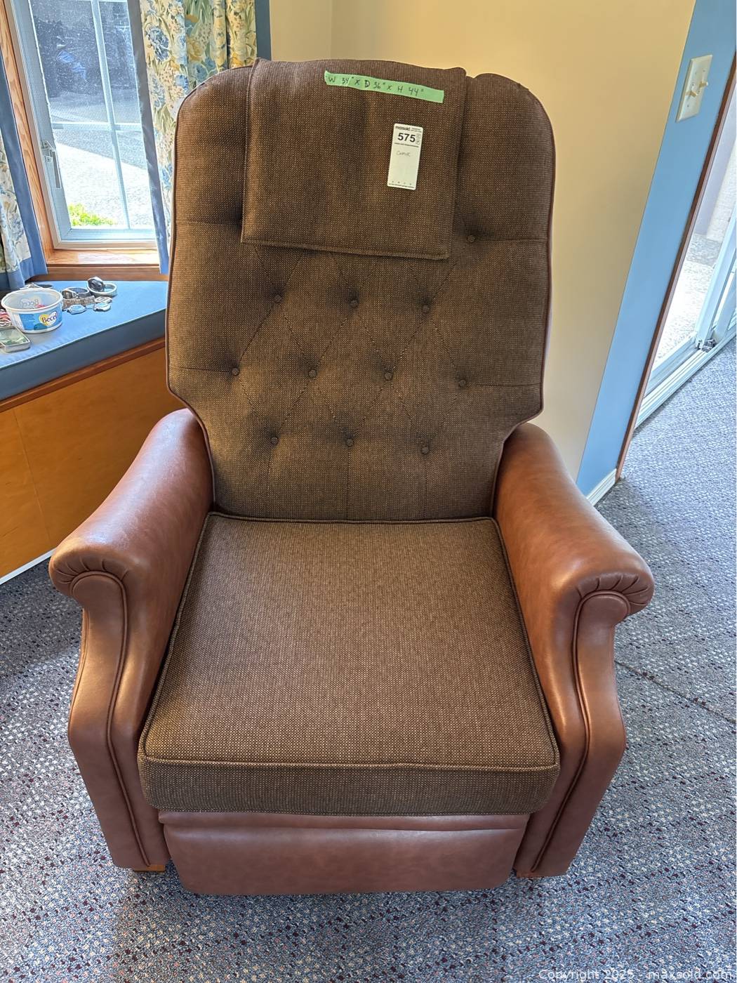Chair | North Saanich (British Columbia, Canada) PARTNER MANAGED Moving ...