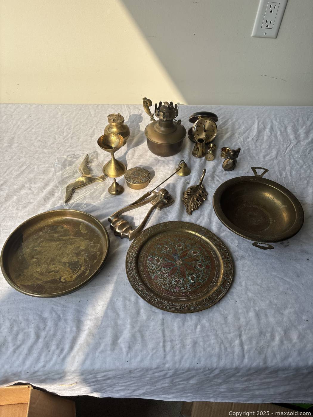 Vintage Brass Antique Collectibles - Unique & Engraved | Toronto ...