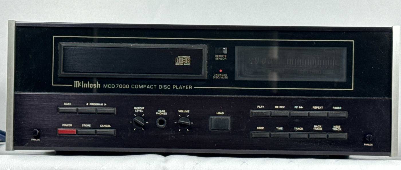 McIntosh MCD 7000 Compact Disc Player | New Edinburgh (Ontario, Canada ...