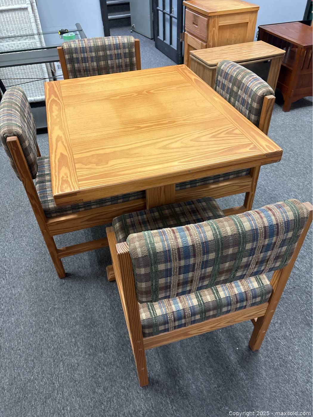 Solid Wood Kitchenette Set | Hamilton (Ontario, Canada) SELLER MANAGED ...