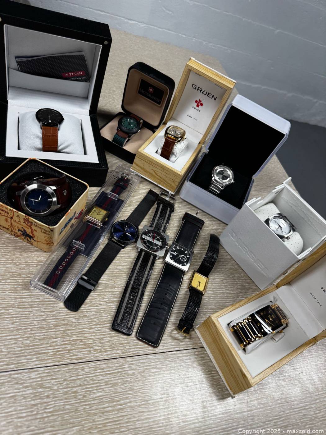 Variety of men’s watches | Methuen (Massachusetts, USA) SELLER MANAGED ...