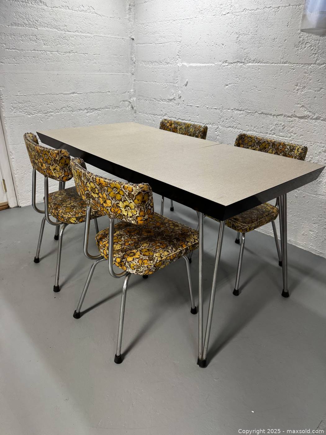 Vintage 1950’s Formica table 4 chairs | Methuen (Massachusetts, USA ...