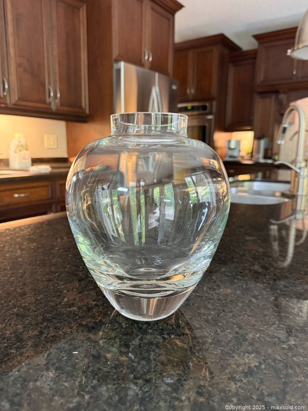 Heavy Led Crystal Vase | Wilmot (Ontario, Canada) SELLER MANAGED Moving ...