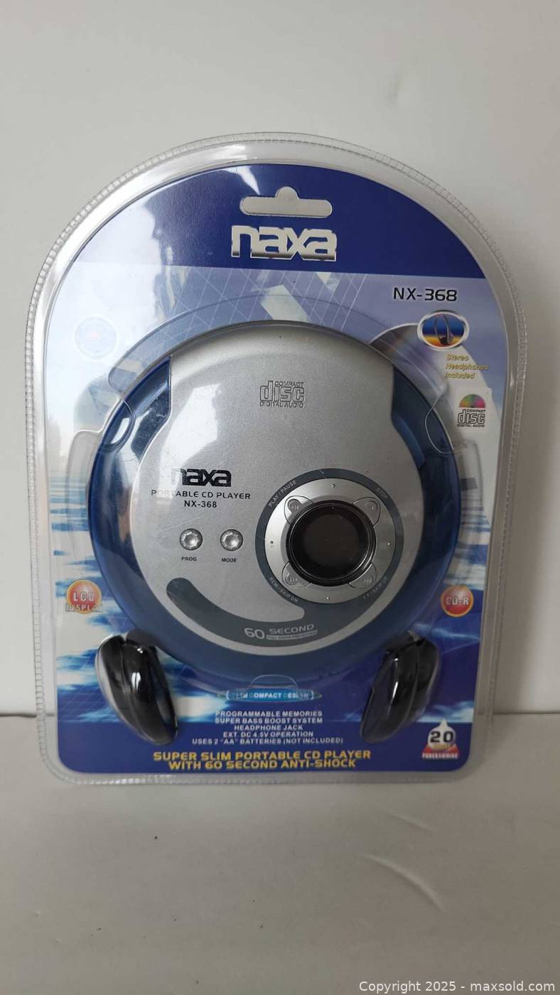 Naxa NX-368 Portable CD Player with Stereo Headphones, Silver | Sooke (British Columbia, Canada ...