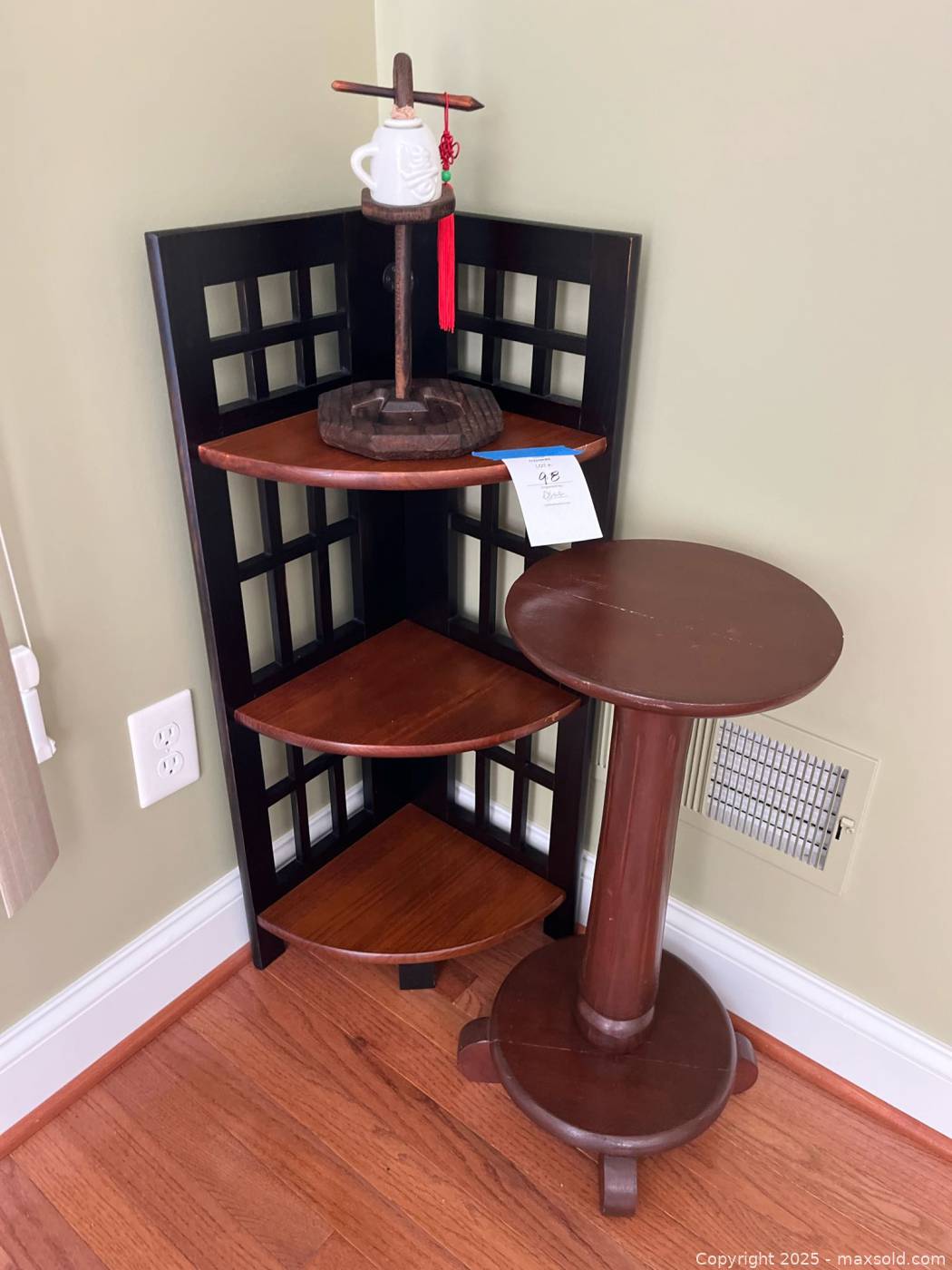 Corner shelf and plant stand | New Garden Township (Pennsylvania, USA) SELLER MANAGED Moving ...